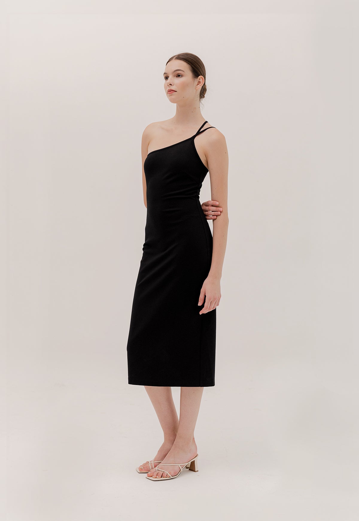 Tia One Shoulder Dress in Black – Génue