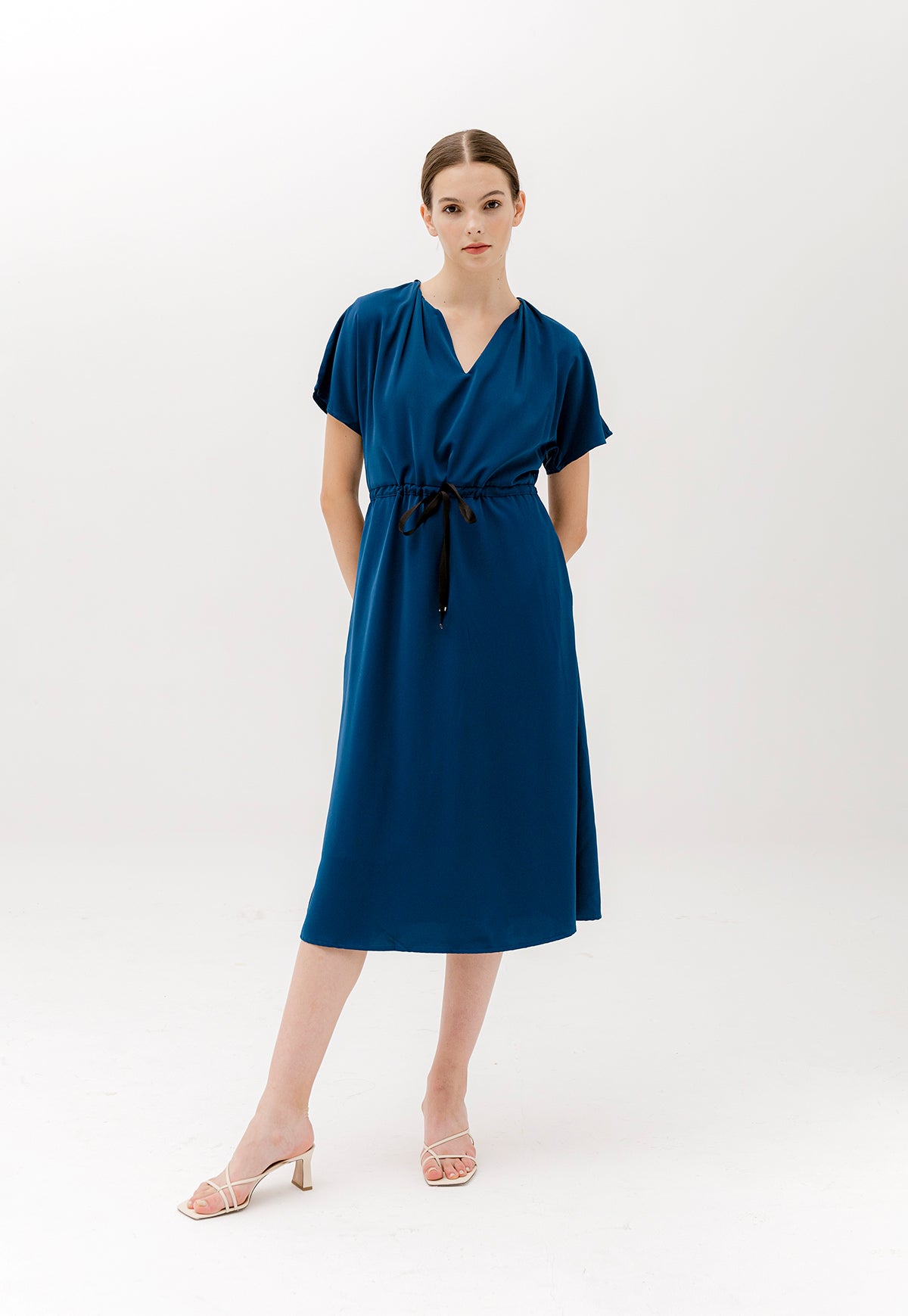Nicole Waist Tie Dress in Turquoise – Génue